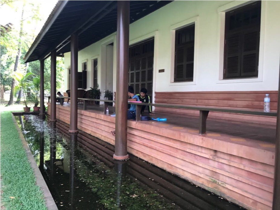 Wat Damnak Center for Khmer studies library – A library in a Buddhist ...