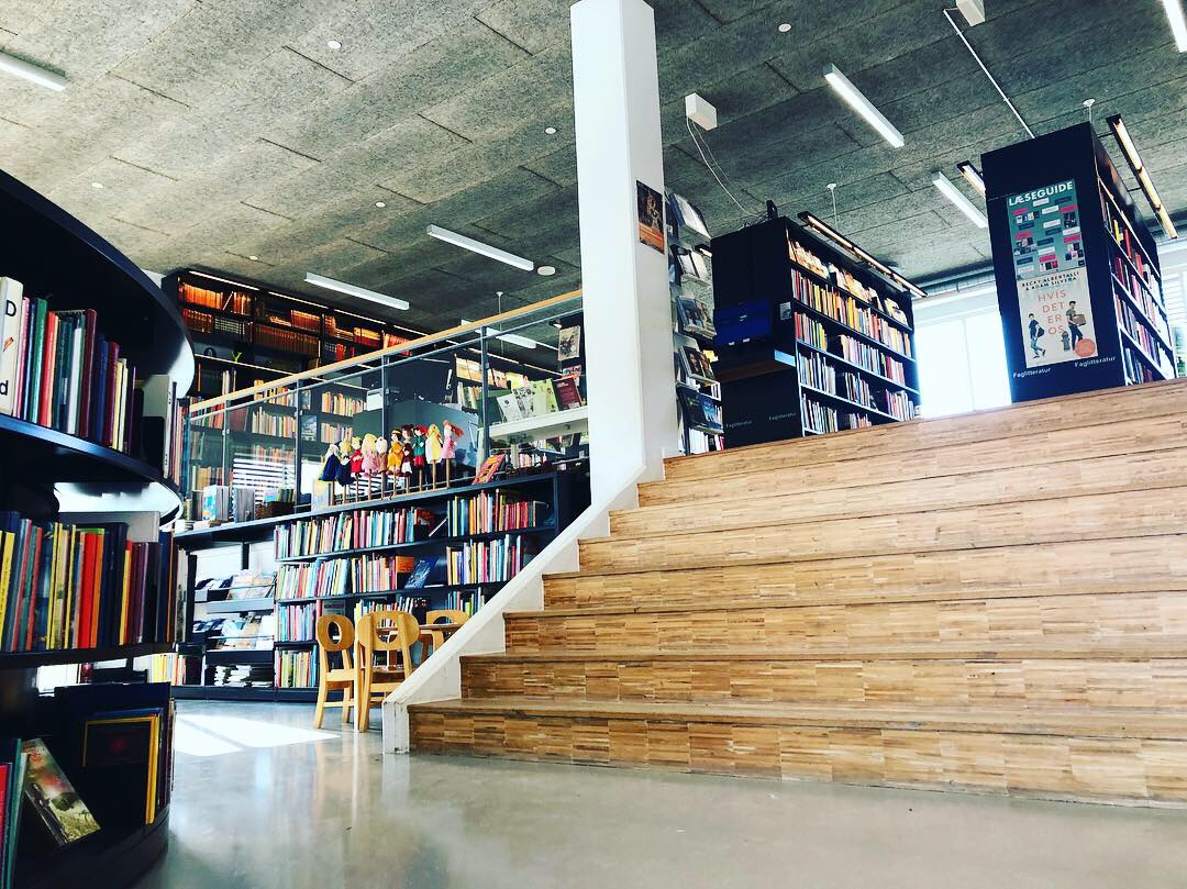 Jelling Public Library – books, stairs and hand dolls among Vikings ...