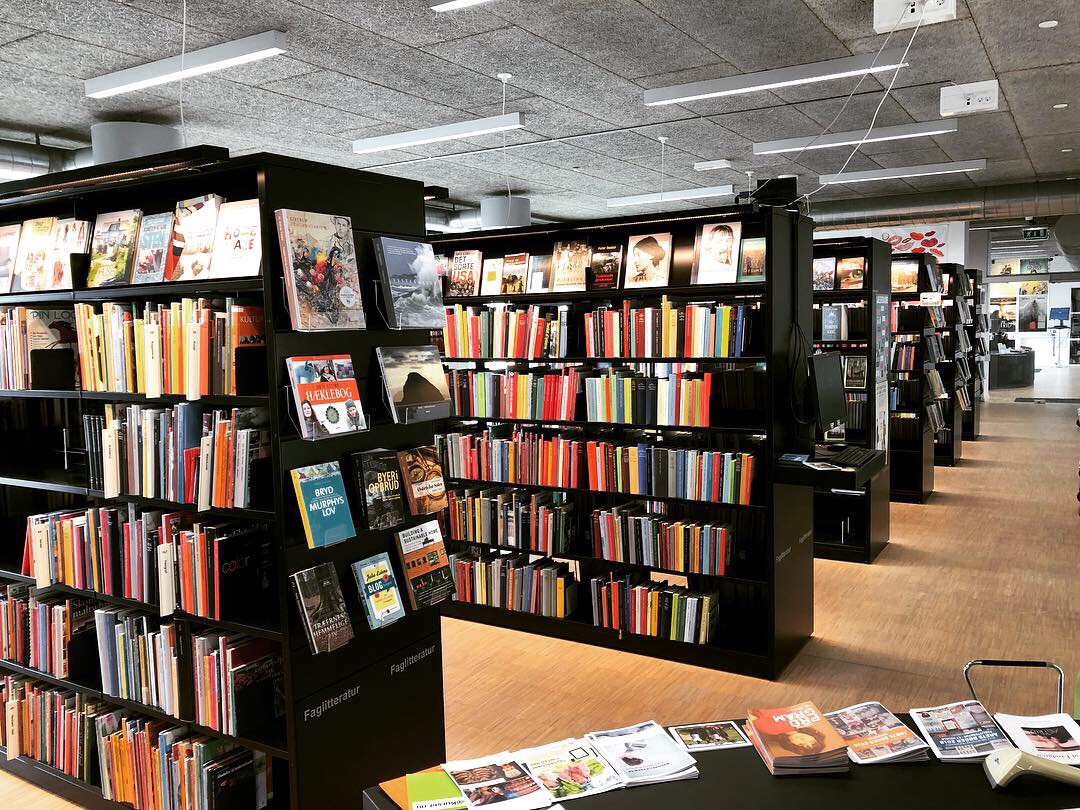 Jelling Public Library – books, stairs and hand dolls among Vikings ...