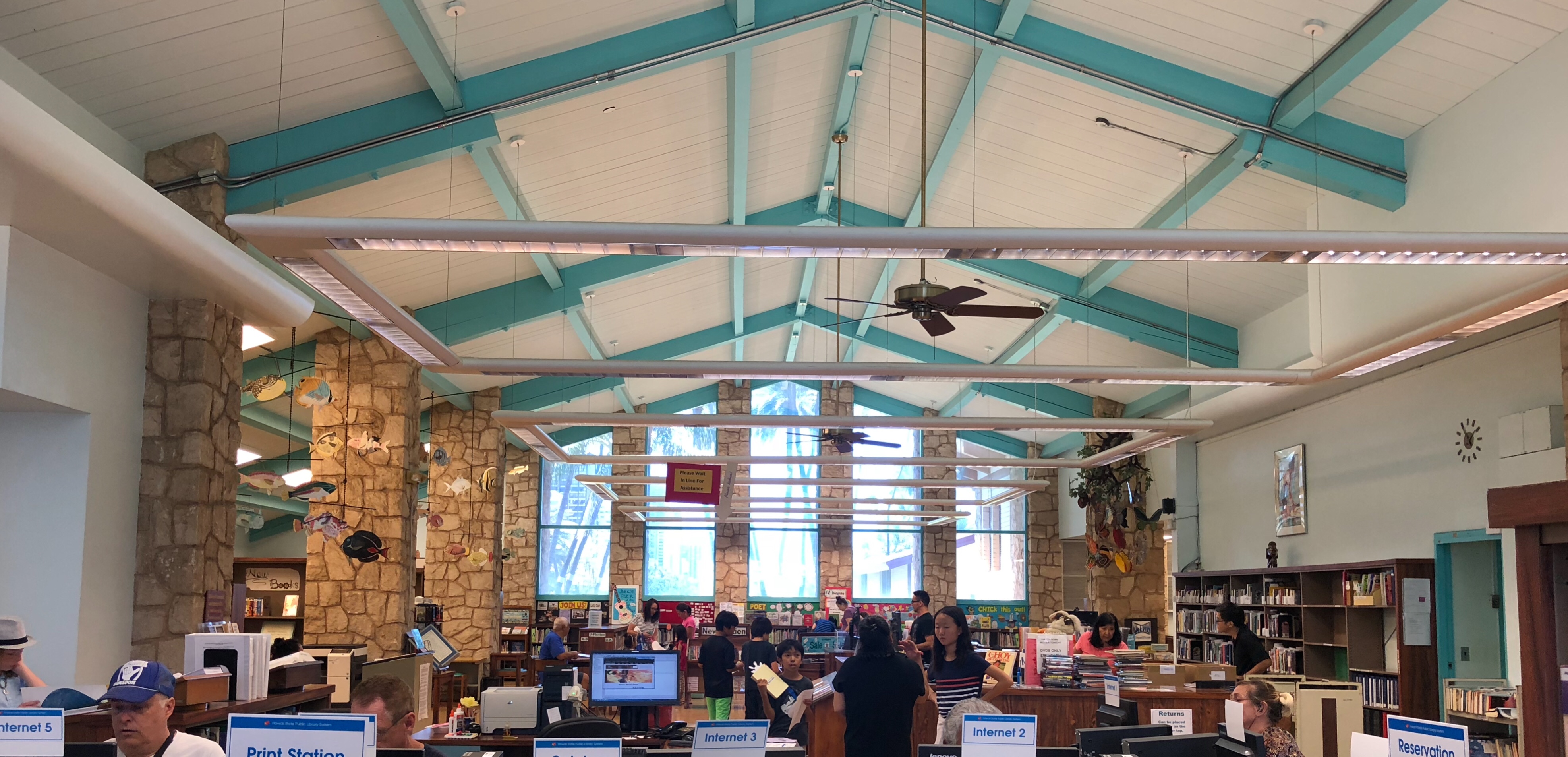 Waikiki Kapahulu Library, Honolulu, Hawaii – a busy library is a good ...
